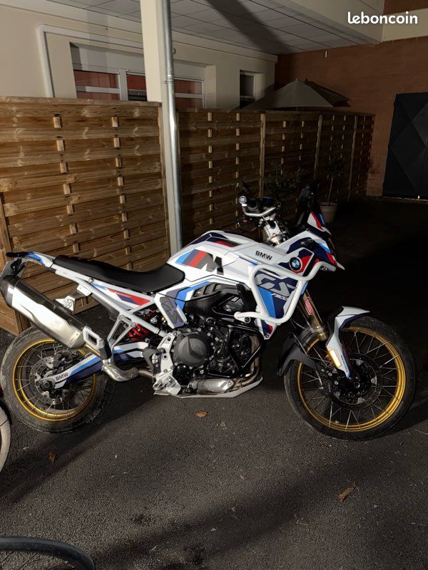 Bmw f900gs trophy - Motos
