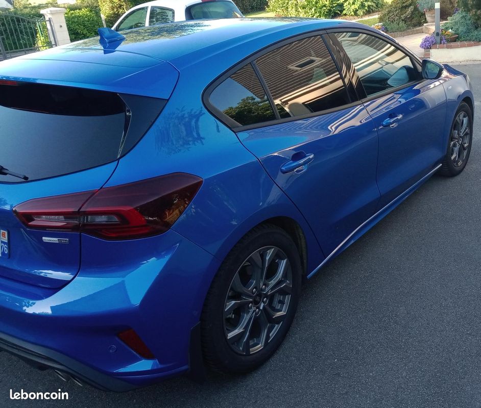 Ford Focus 1.0 flexifuel Hybrid 125 cv - Voitures