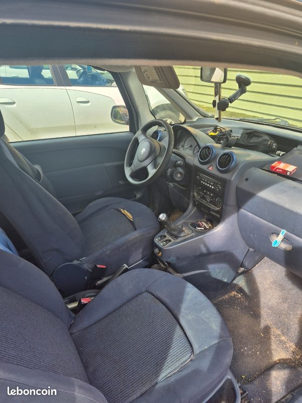 Peugeot 1007 - Voitures