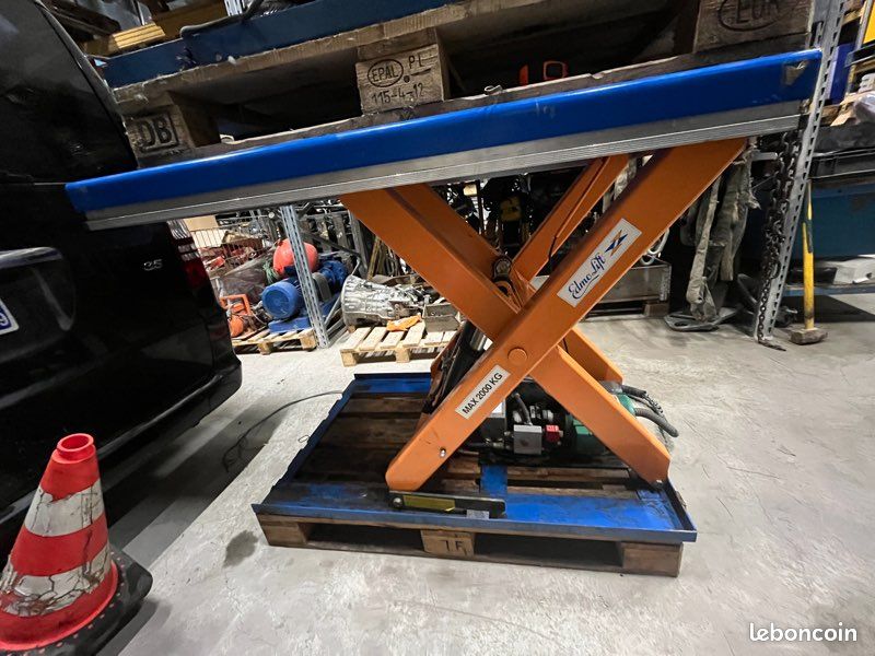 Table élévatrice 2000kg professionnelle état neuf - Manutention - Levage