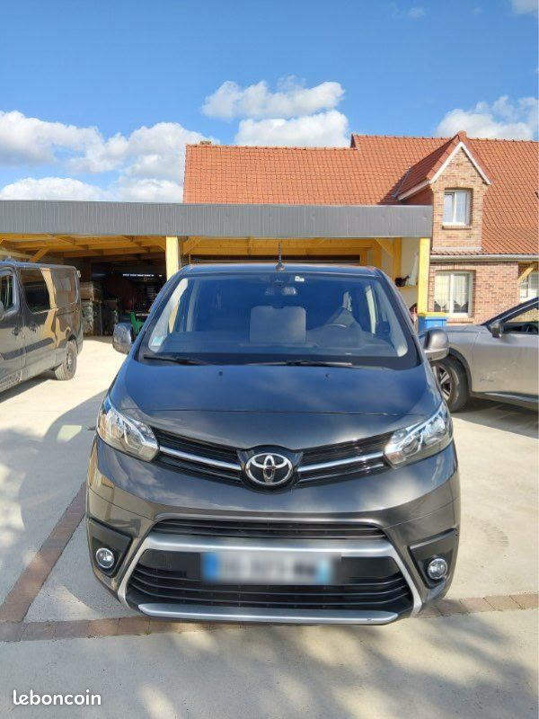 Toyota pro ace verso 8places - Voitures