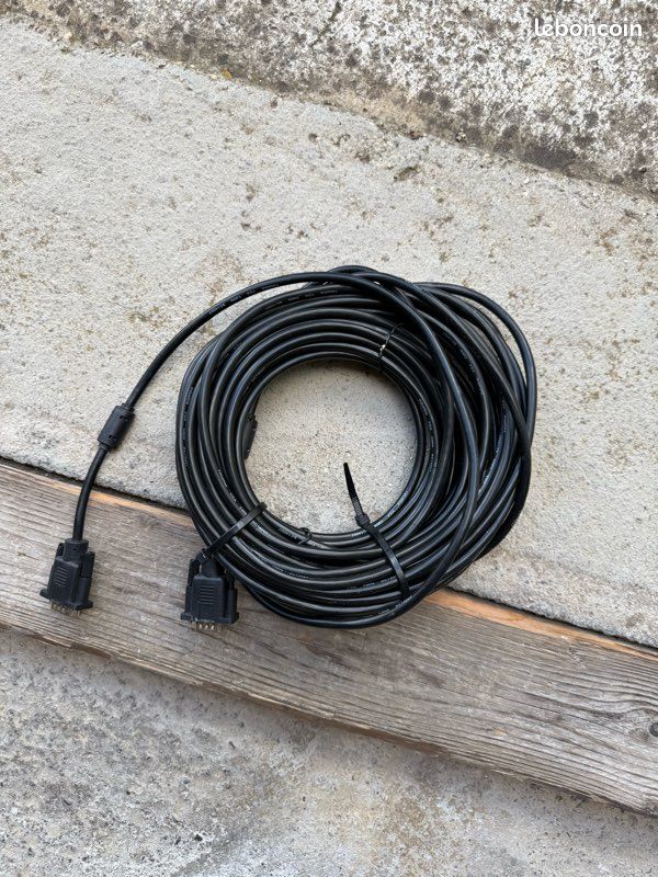 Long câble VGA - Accessoires informatique