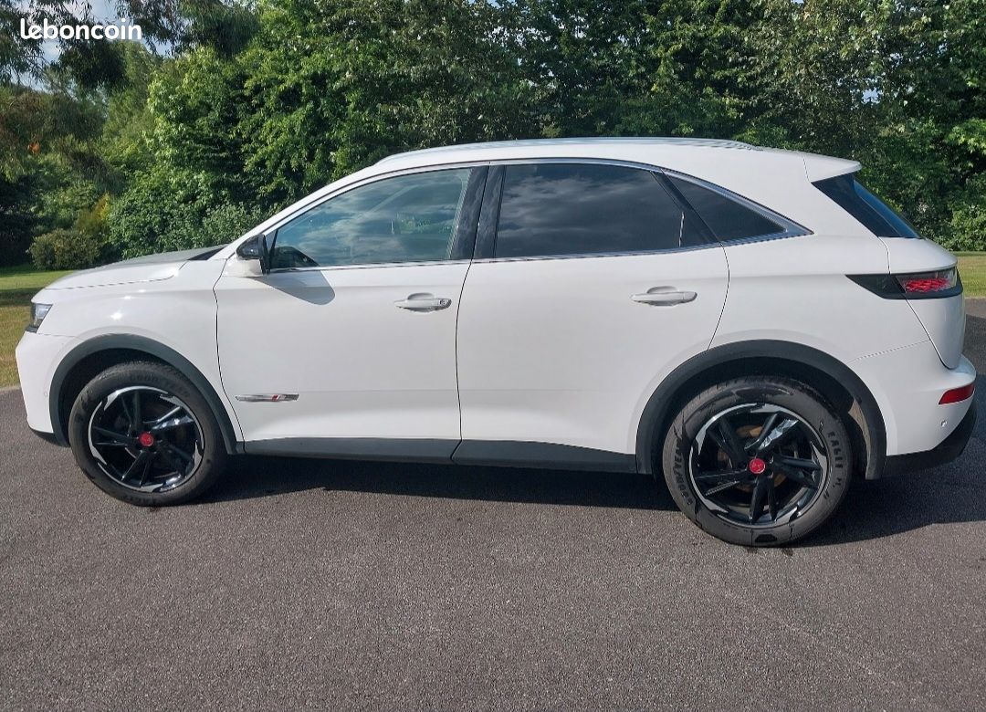 DS7 Crossback Performance Line + - Voitures