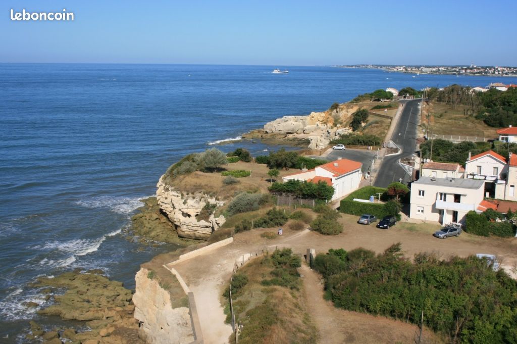 Vue sur mer 200m de la plage du port - Locations saisonnières