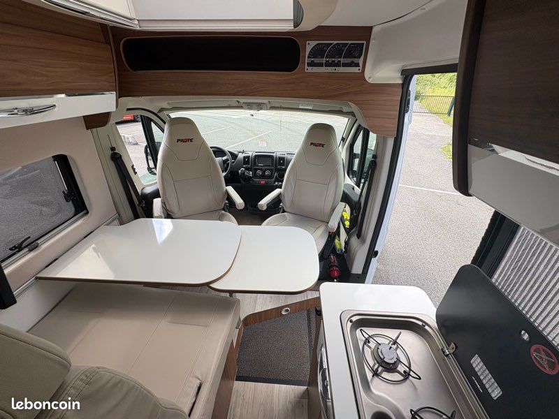Fourgon Pilote V600 comme neuf - Caravaning