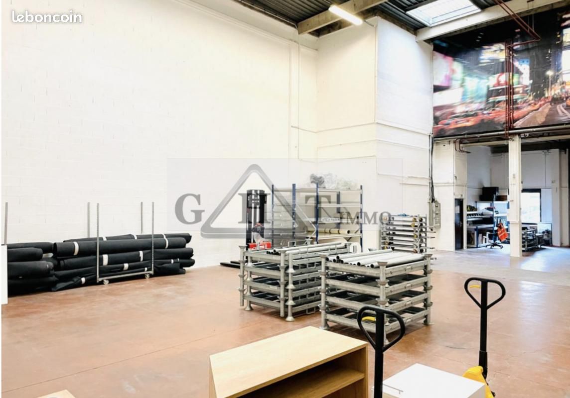 Local bureaux 320 m² - Bureaux & Commerces