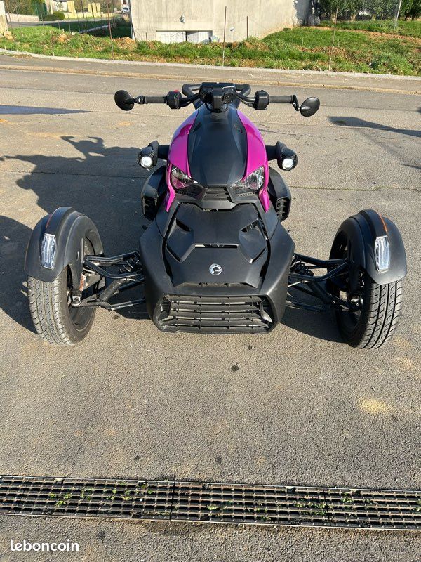 Vend can-am 600 ryker - Motos