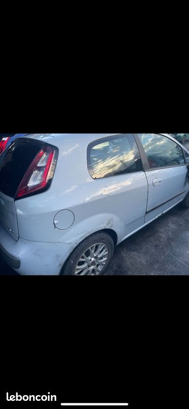 FIAT Punto Evo (199) Van 1.3 MJT 16V 75 cv - Équipement auto