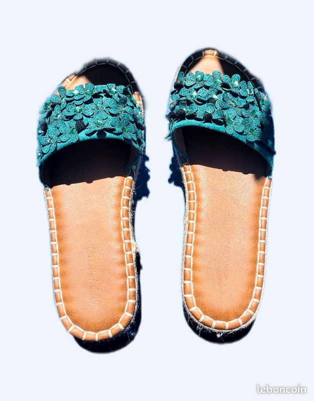 Nous pieds, claquettes - Chaussures