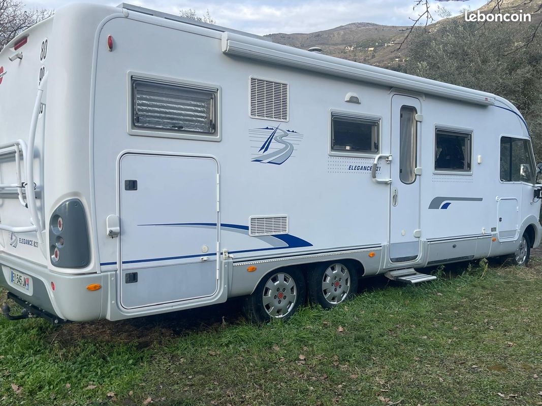 Camping car Burstner intégral i821 P.L. 2.8 L JTD Maxi power - Caravaning