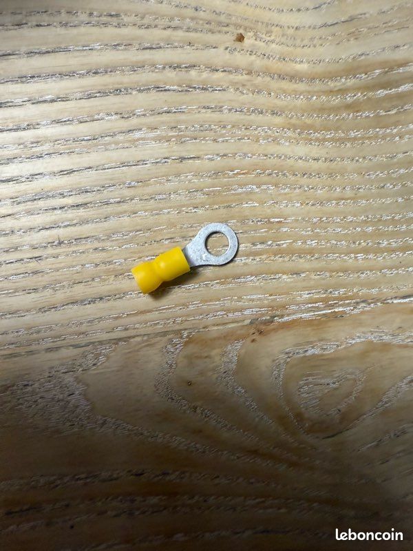 Cosse à œillet jaune - Bricolage