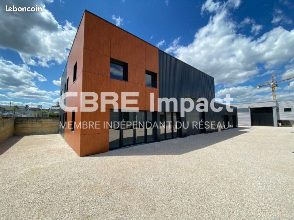 Local bureaux 420 m² - Bureaux & Commerces