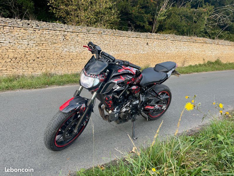Yamaha mt07 A2 2019 - Motos