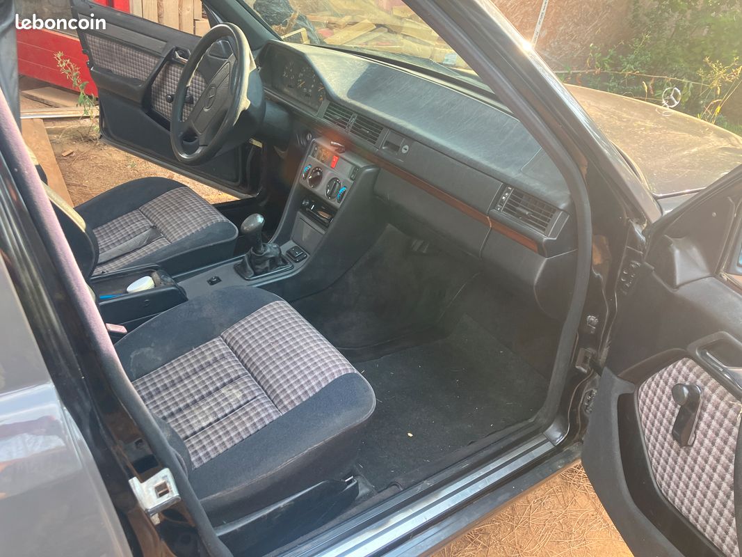 Mercedes Break 250D W124 très bon état - Voitures