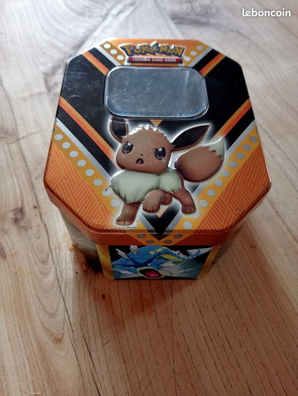Combi Cartes pokémon + jetons + box + cartes géantes - Collection