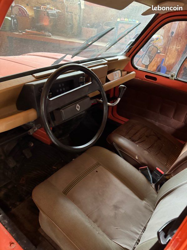 Renault 4L F6 4X4 Année 1982 - Voitures
