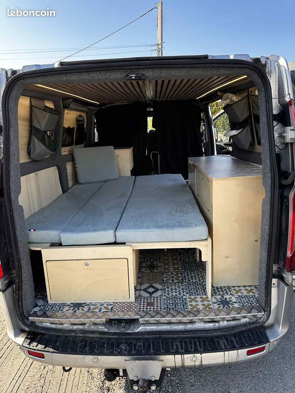 Van aménagé sportif – Ford Transit Custom – Moto / VTT / Vanlife ...