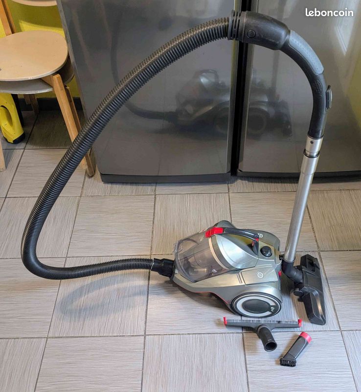 Aspirateur traineau filiaire sans sac Dirt Devil - Électroménager