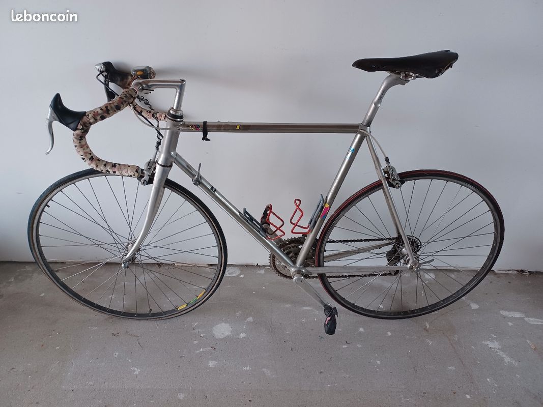 Vélo Vitus aluminium 992 + accessoire - Vélos