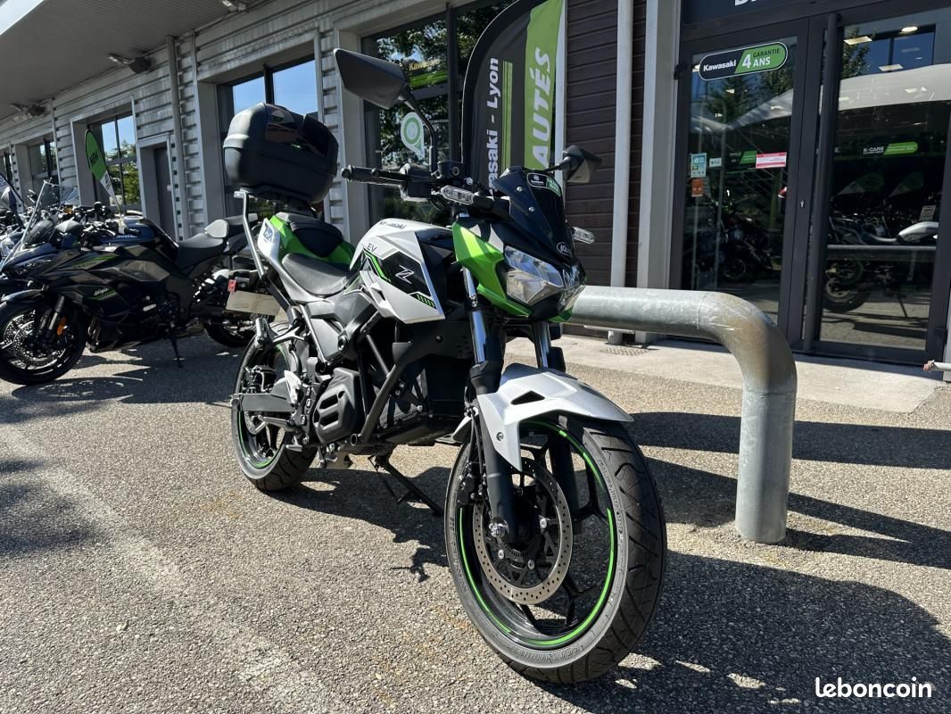 Kawasaki Ze-1 125 cm3 - Motos