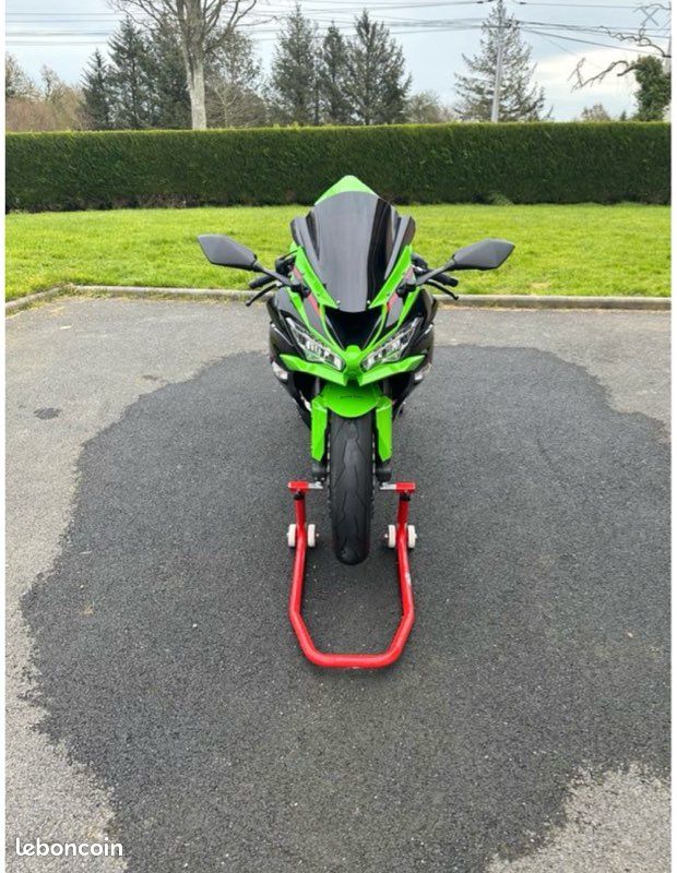 Kawasaki zx6r - Motos