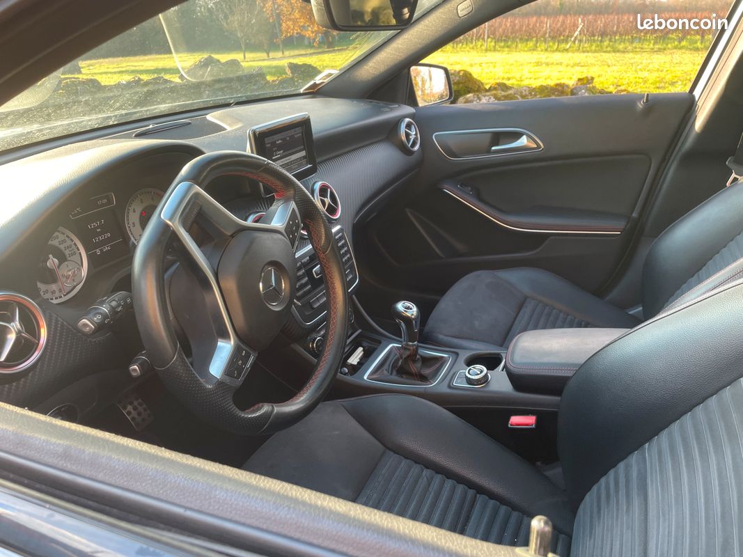 Mercedes Benz A200 - Fascination AMG - Voitures