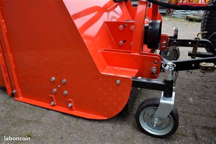 Broyeur avec ramasseur LOW 120 Boxer - Matériel agricole