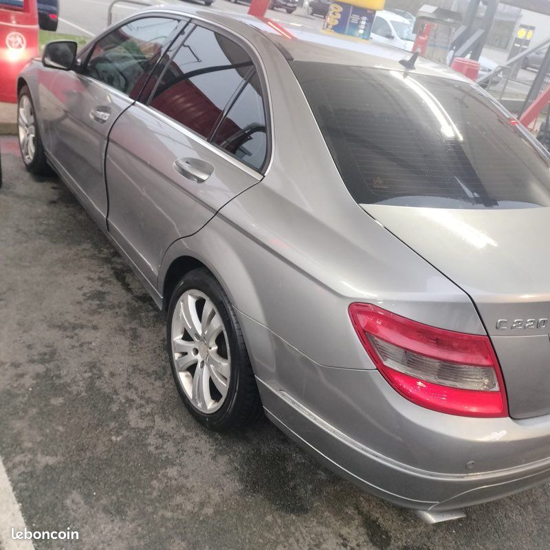 Mercedes 220 avant garde - Voitures