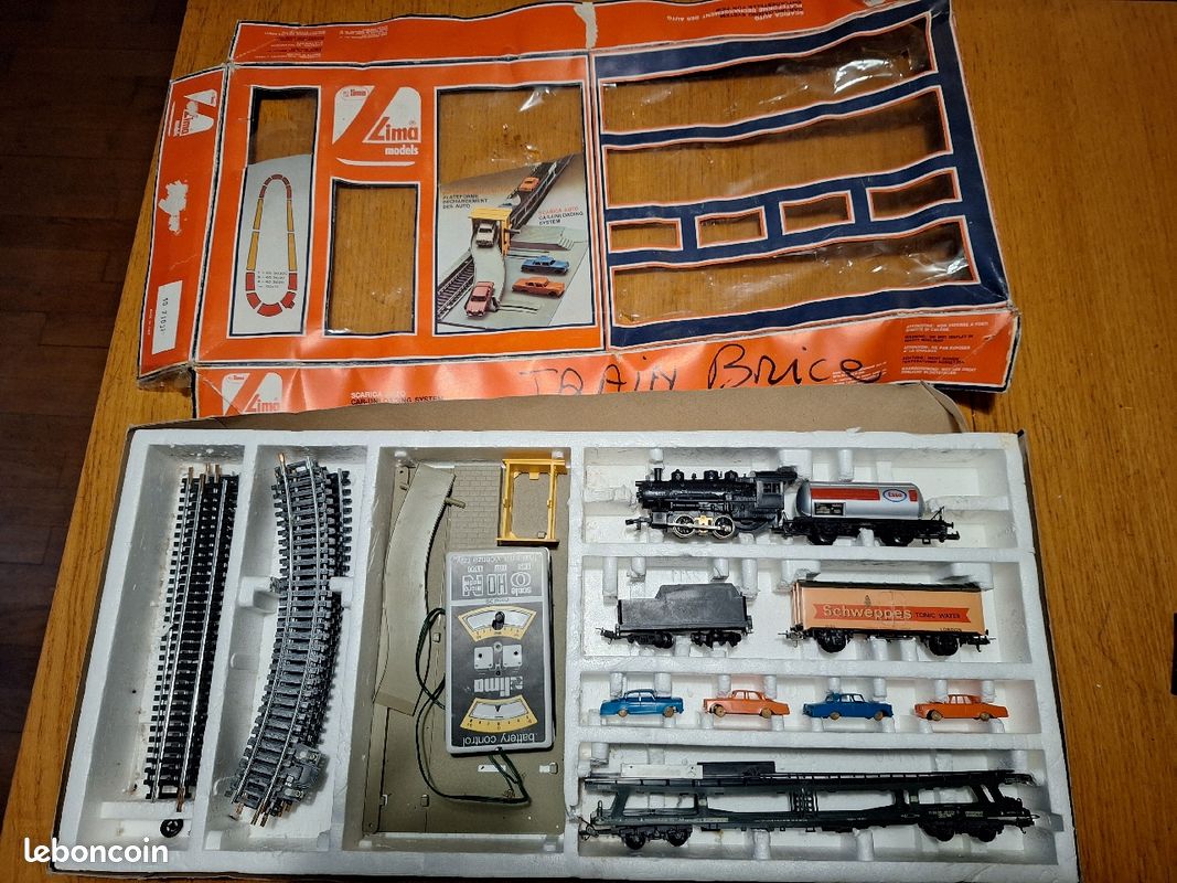 Train LIMA, plate-forme déchargement autos - Collection