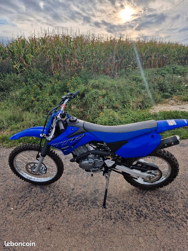 Yamaha TT-R 125 - Motos