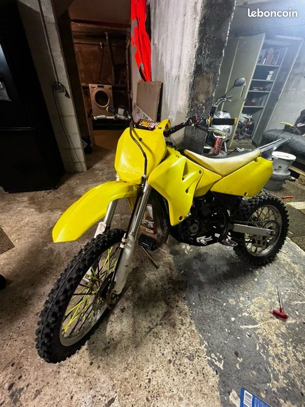85 Rm 2007 - Motos