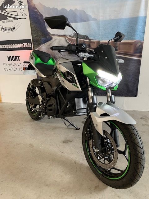Kawasaki Ze-1 125 cm3 - Motos