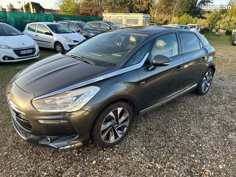 Citroen DS5 Hybrid4 - Voitures