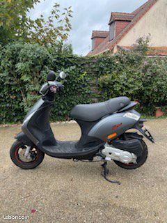 Scooter piaggio zip 50 4 temps - Motos