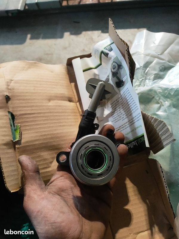 VALEO 804527 butée hydraulique d'embrayage boîte de vitesse Dacia ...