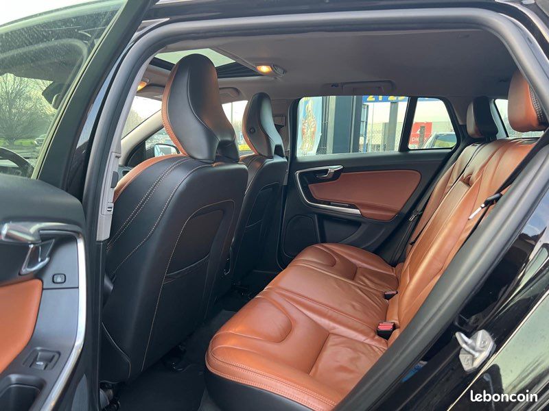 VOLVO v60 D6 twin engine AWD 2.4 Summum Diesel/hybrid - Voitures