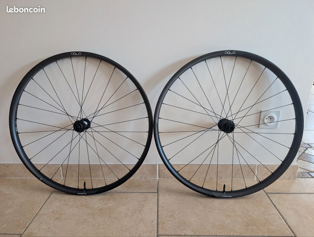 Roue oquo mp30 team - Équipements vélos