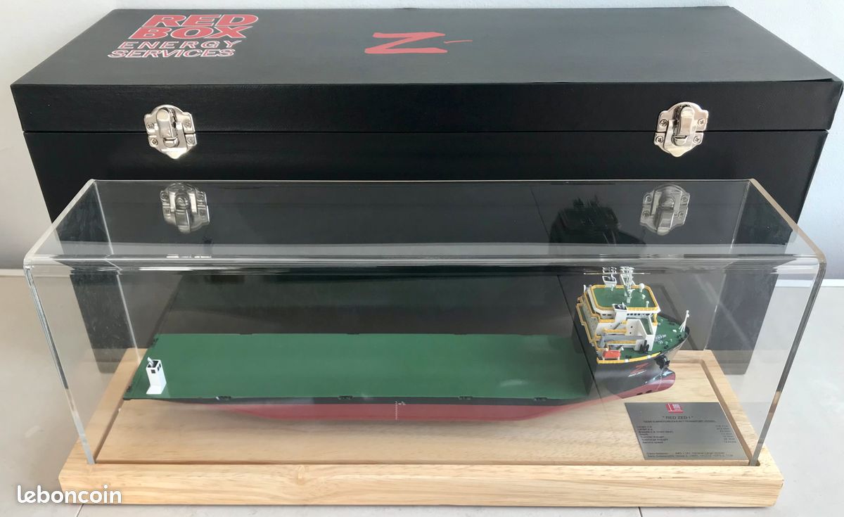 Cargo MMCE Maquette Boite Red Box I Energy Services 38 cm Bateau Navire ...