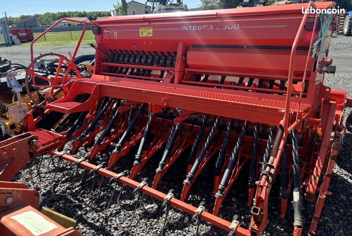 Kuhn Integra 3000 + Kuhn EL142-300 - Matériel agricole