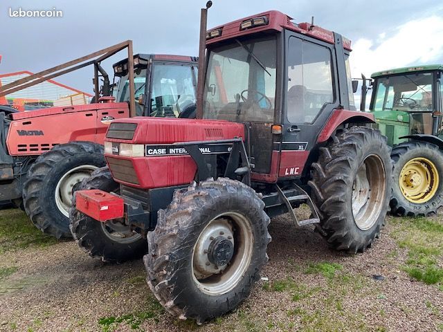 Case IH 695 XL - Tracteurs