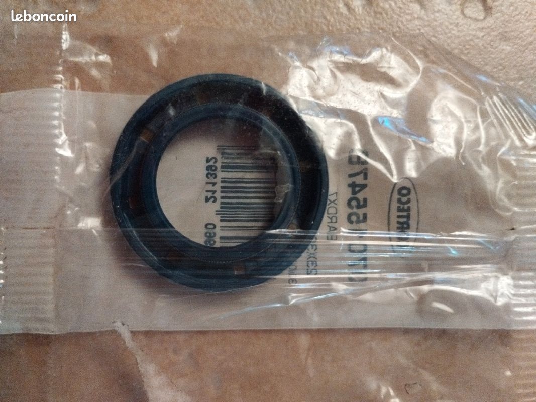 Joint spi Peugeot 205 - Équipement auto