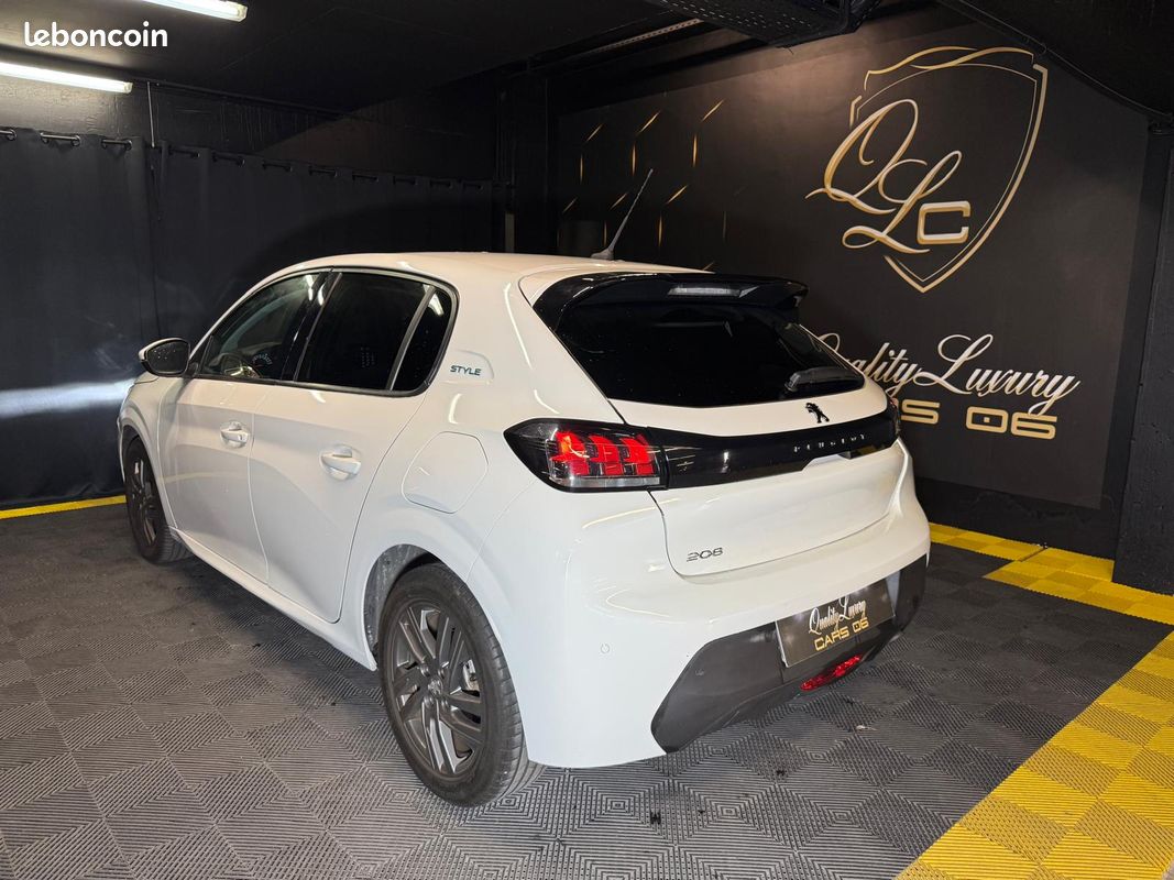 Peugeot 208 1.2 PureTech 100 S&S Style EAT8 – Très bon état – suivi ...