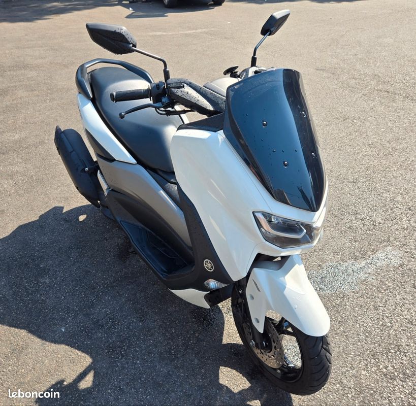 Yamaha nmax 125 2024 - Motos