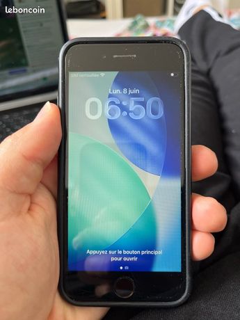 Smartphones & objets connectés Apple iPhone SE 128 Go d'occasion ...