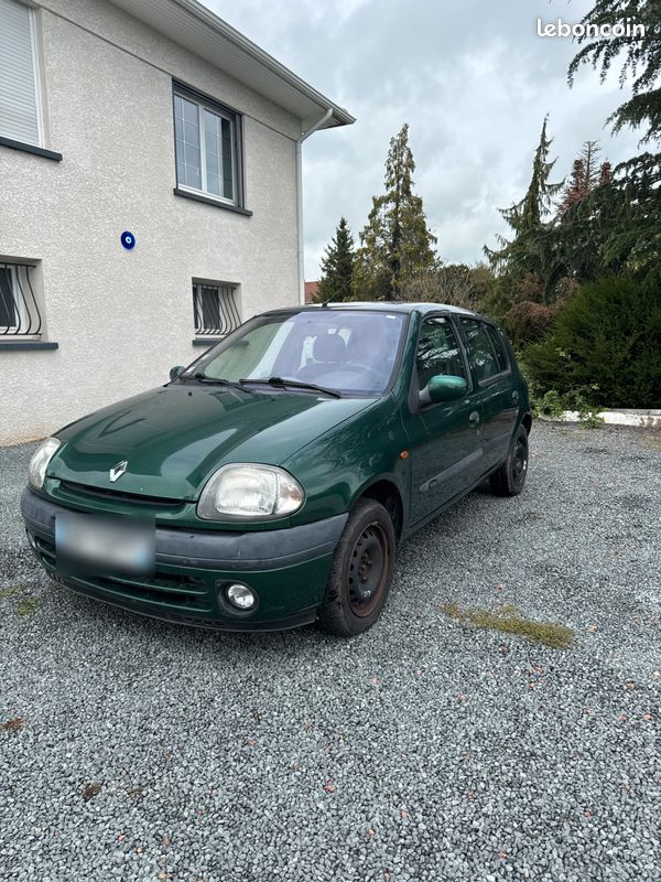 Clio 2 RXE phase 1 1.4 76 ch - Voitures