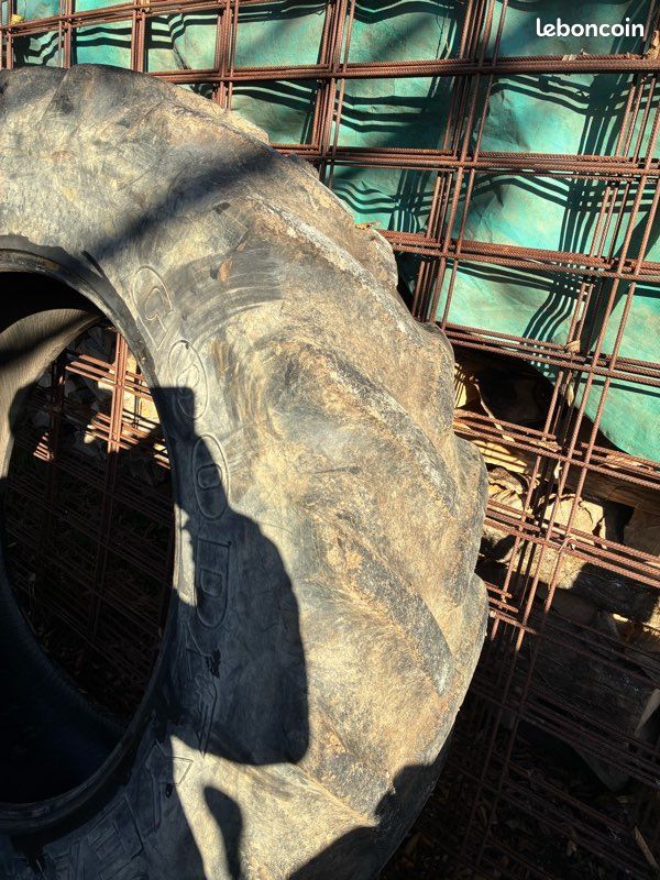 Pneu tracteur - Matériel agricole