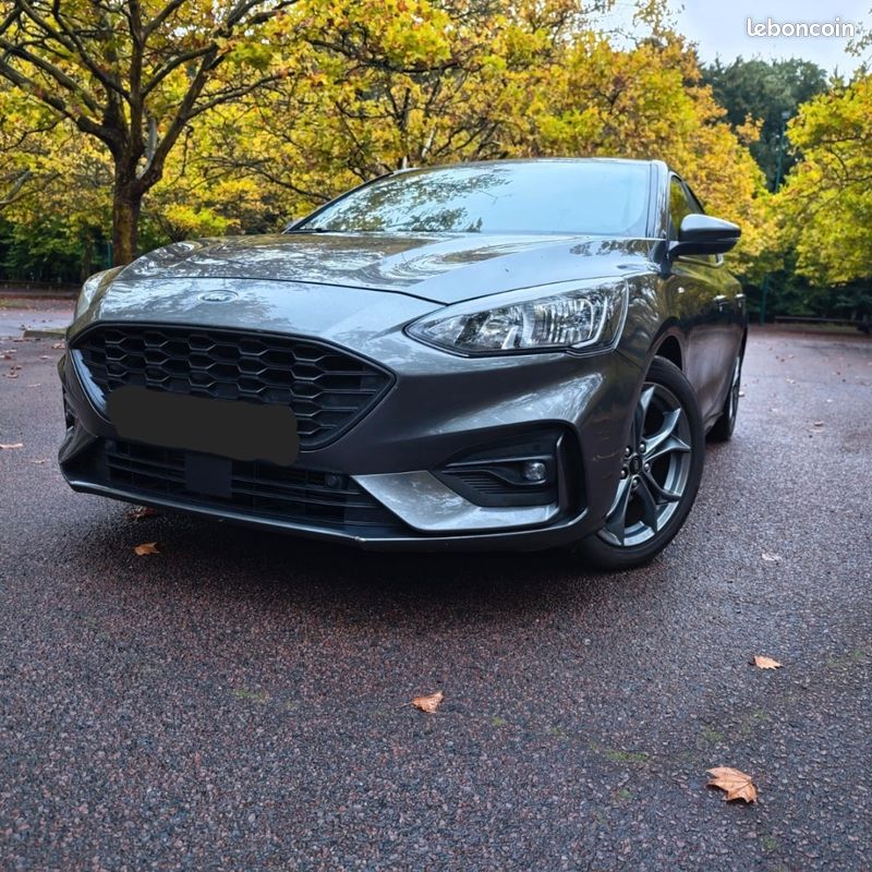 Ford Focus st line 125cv Ecoboost - Voitures