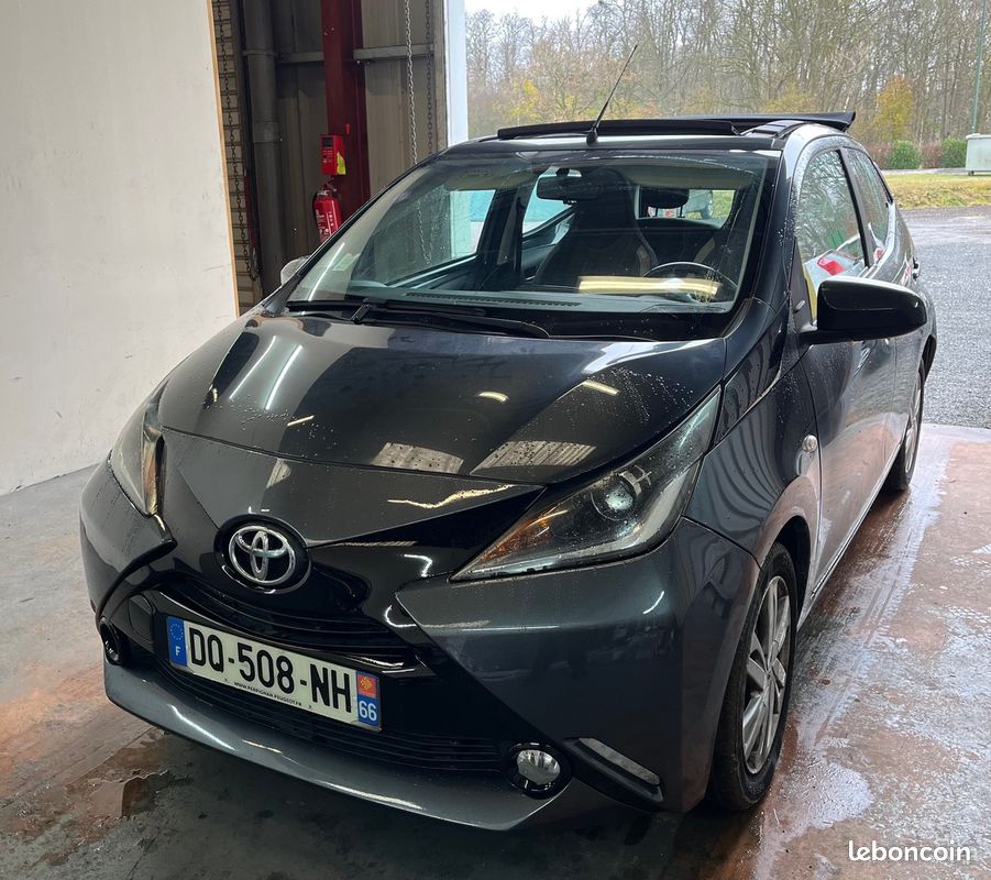 Toyota Aygo 1.0 70 CV CABRIOLET - Voitures