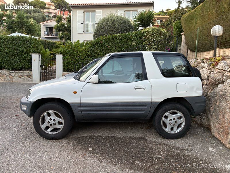 Toyota Rav 4 - Voitures