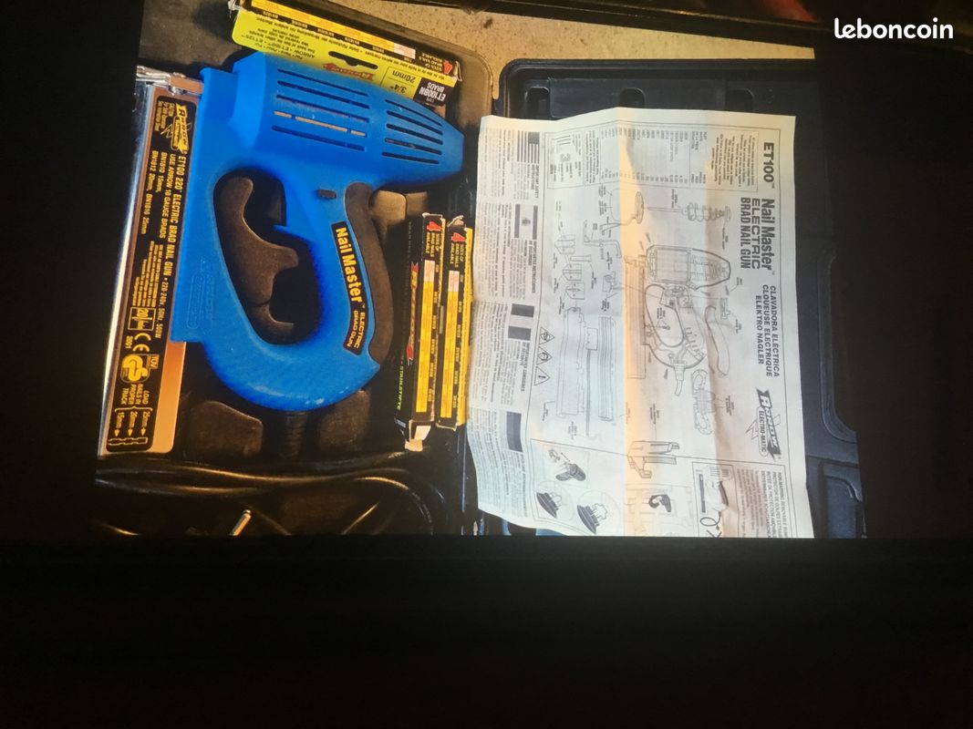 Clouteuse - Bricolage